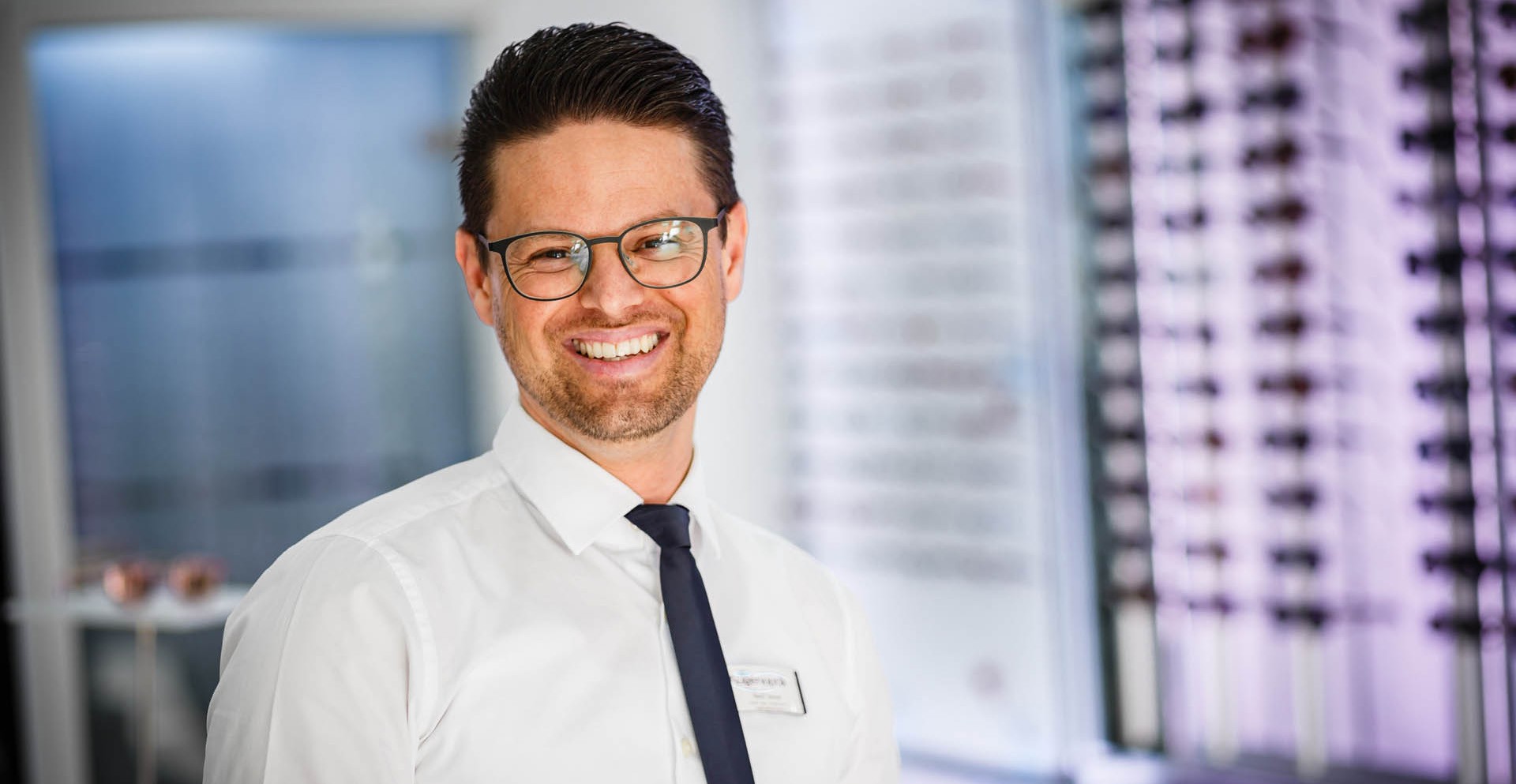 Willkommen bei COS Augenoptik | Contactlinsen • Optik • Sehberatung